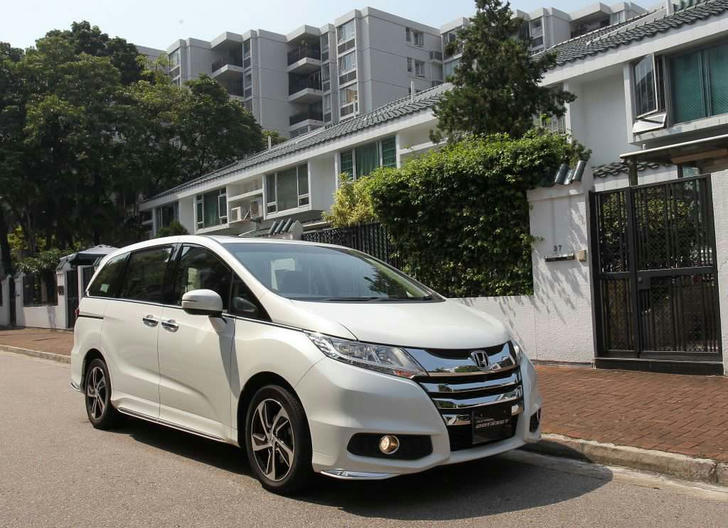 These Road Warriors Are the Best Cars for Getting You Miles and Beyond