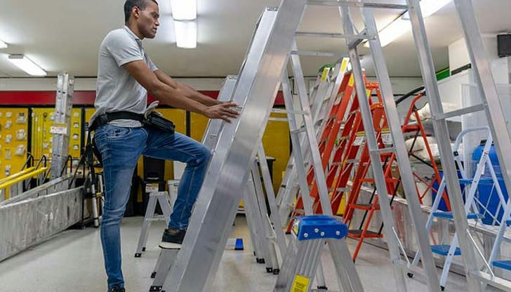 The 8 Most Dangerous Ladders to Avoid in 2025—Especially If You’re Over 65