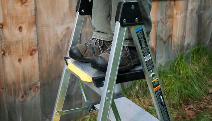 The 8 Most Dangerous Ladders to Avoid in 2025—Especially If You’re Over 65